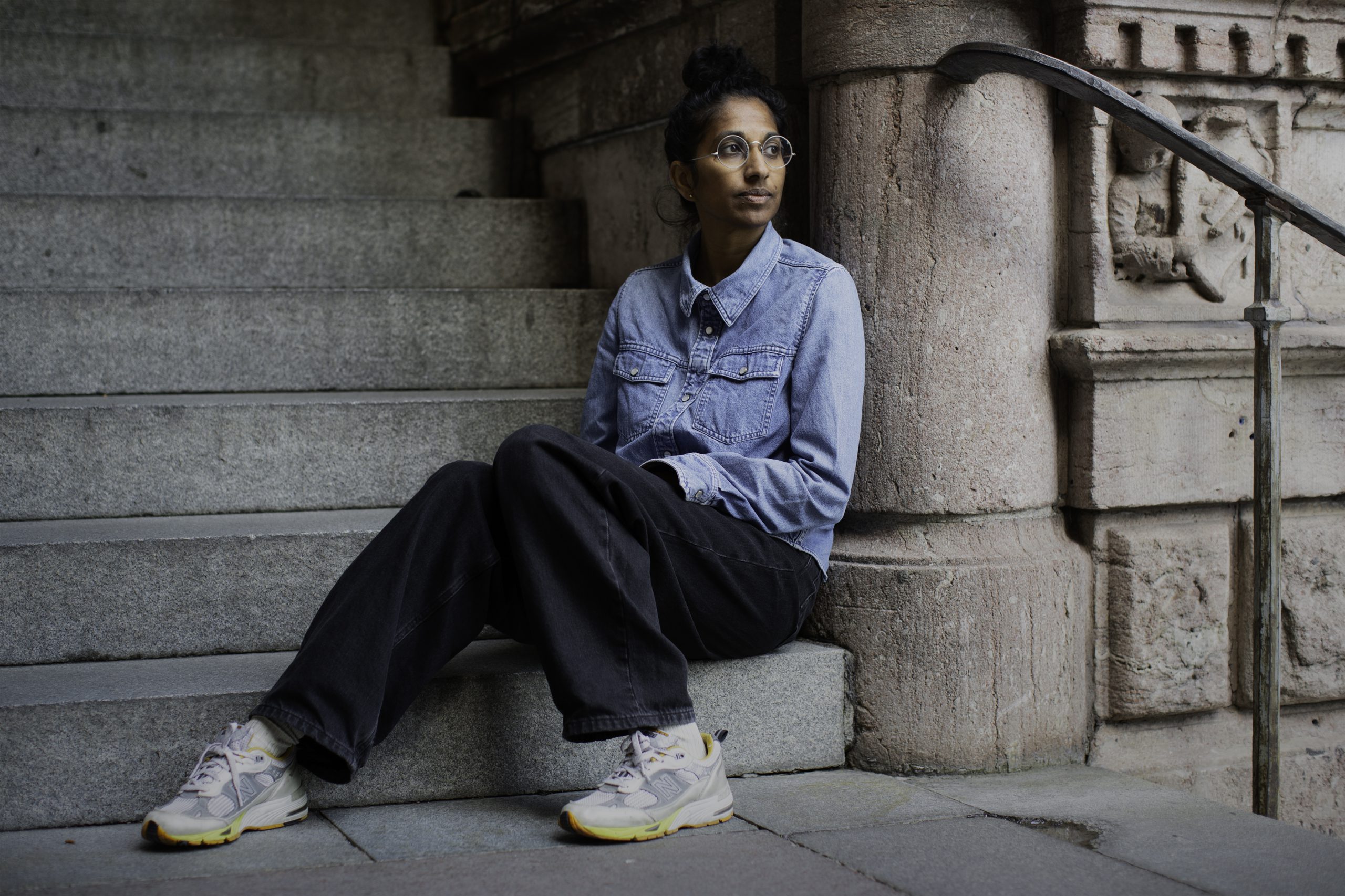 Malin Hüber ställer svåra frågor för att kunna nå dit det bränns